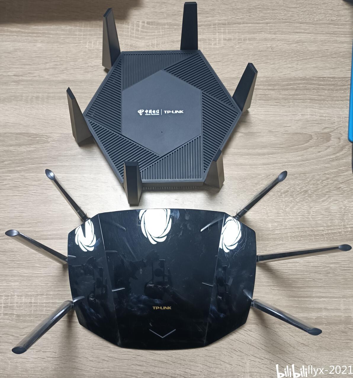 对比TP-LINK WTA541与XDR5430（AX5400路由器） - 哔哩哔哩