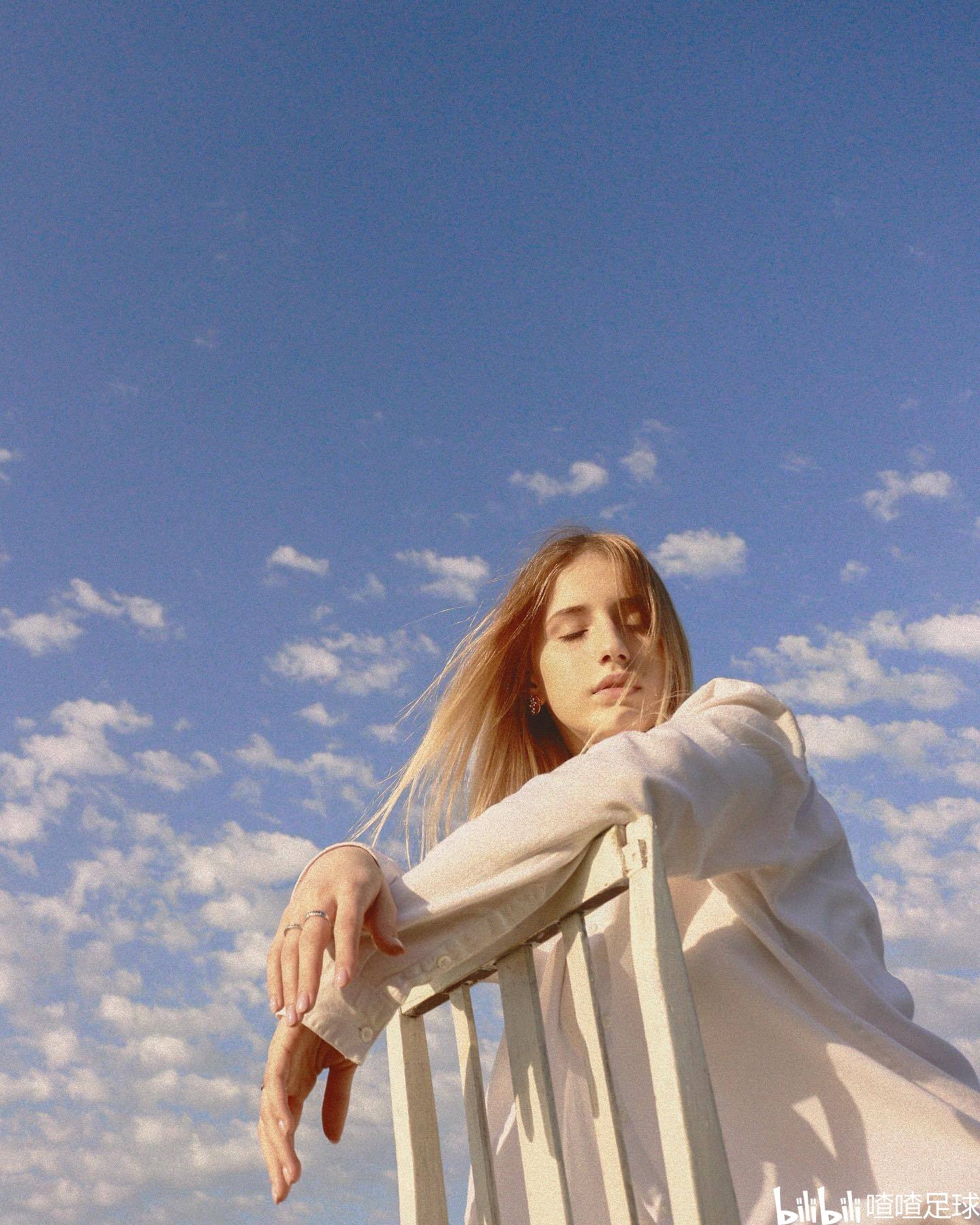 乌克兰跳水女孩Nika Shurda - 哔哩哔哩