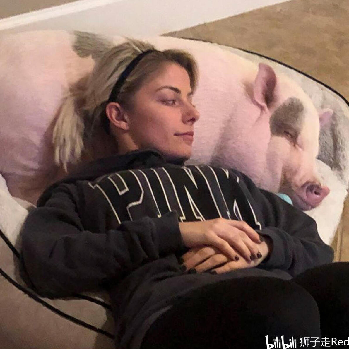 WWE小魔女Alexa Bliss阿莱萨布里斯人物介绍及精选照片集 - 哔哩哔哩