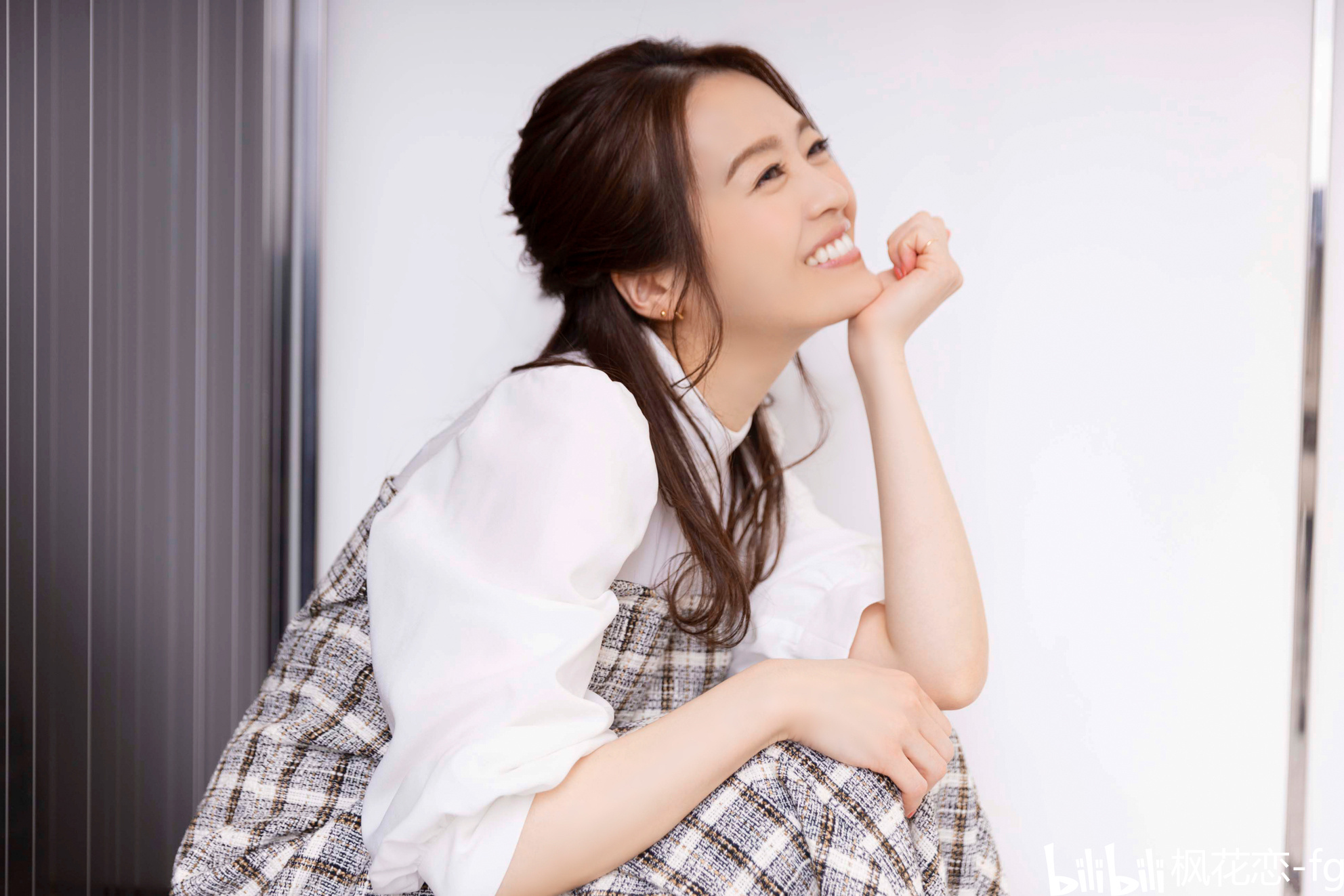 【每日观优】藤かんな（藤佳奈）拥有极品身材纤细腰身以及竹签般的大腿的芭蕾舞老师 哔哩哔哩 