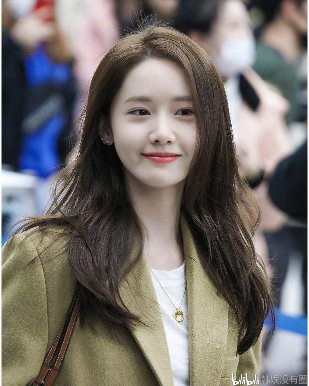 发型怪怪的?少女时代林允儿公开 短发齐刘海”造型,人偶美貌吸睛 哔哩哔哩