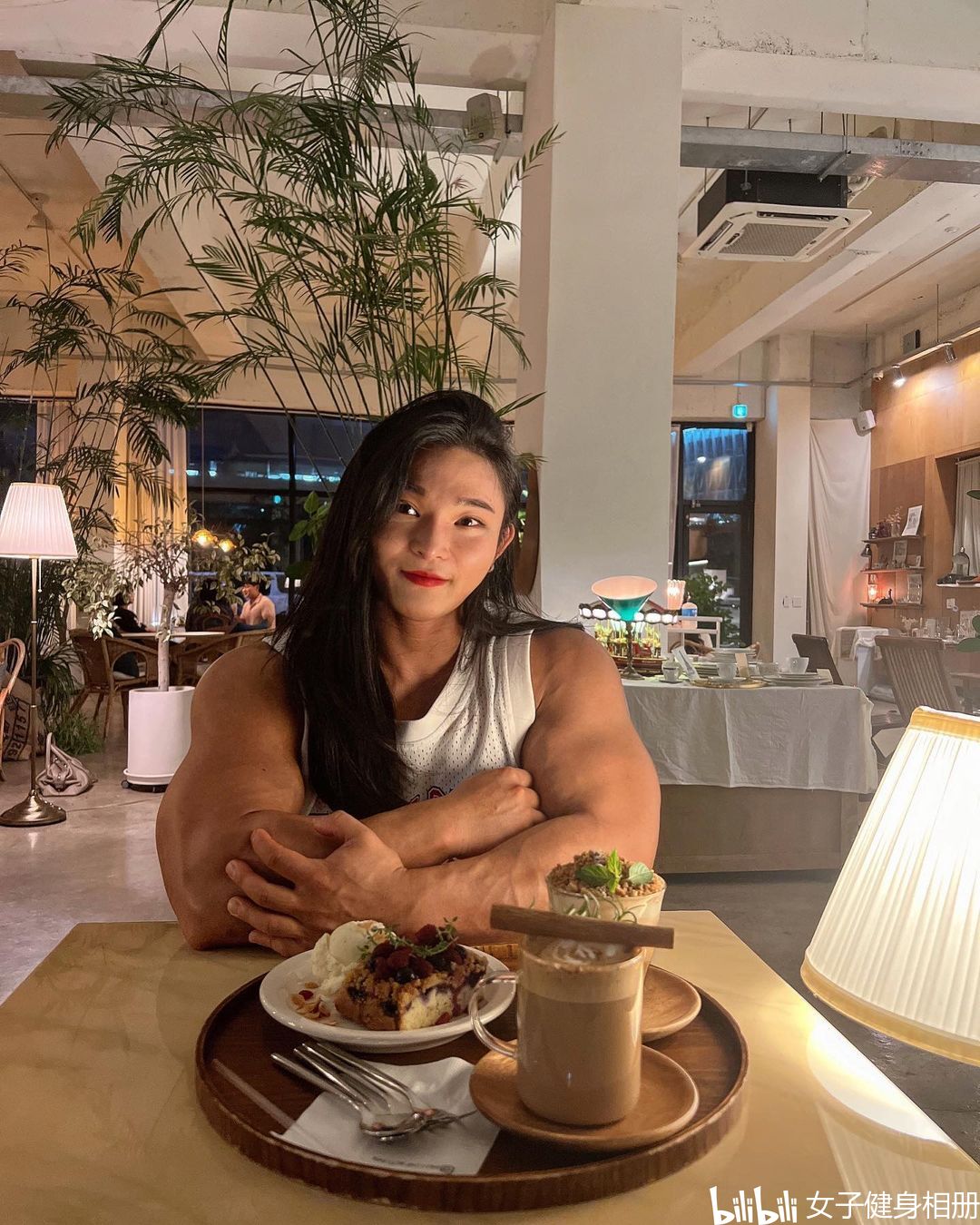 令人叹为观止的健美体格！亚洲最强的肌肉女---Eun Hee Kang - 哔哩哔哩