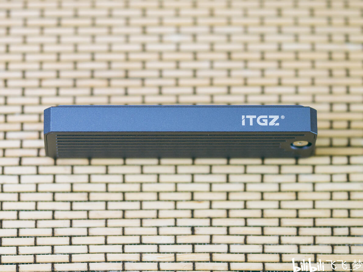 20Gbps的M2固态硬盘盒评测，iTGZ USB3.2 Gen2X2 - 哔哩哔哩