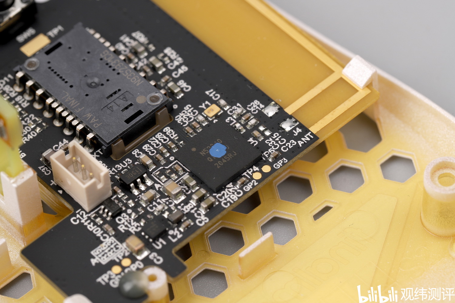 《图解装备54》终极鼠标的含金量，拆解Finalmouse Starlight-12 Zeus - 哔哩哔哩