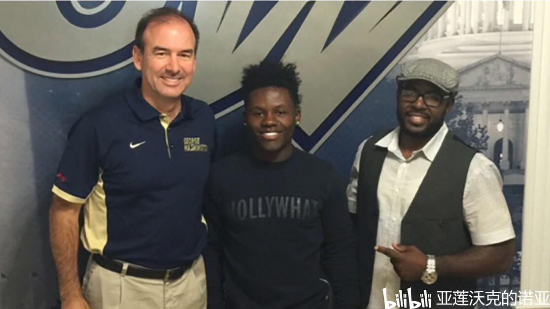 NCAA男篮最矮之人！达内尔-罗杰斯：不畏惧挑战 - 哔哩哔哩