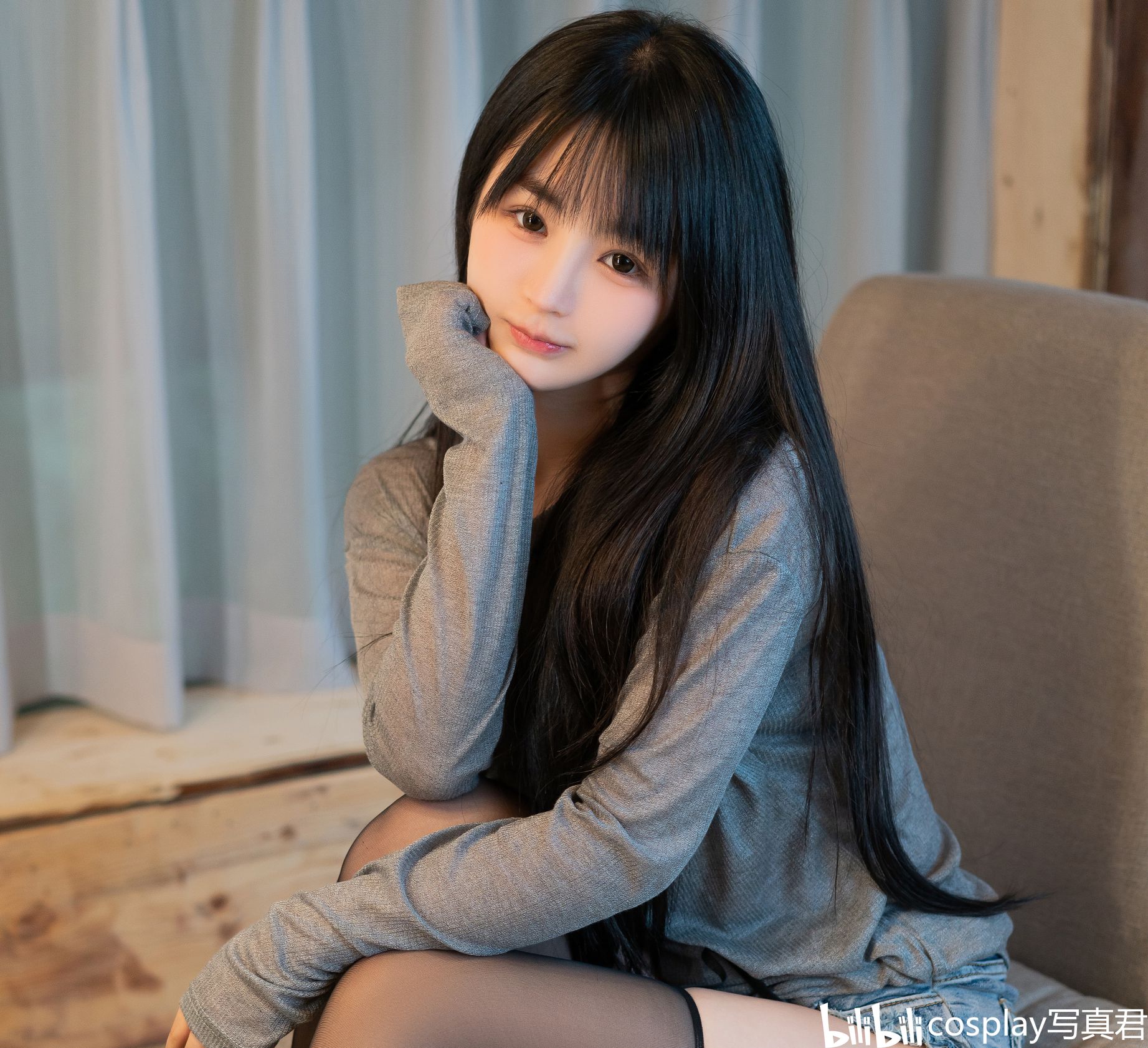 【COS写真】桜井宁宁-微醺的后辈 78P - 哔哩哔哩