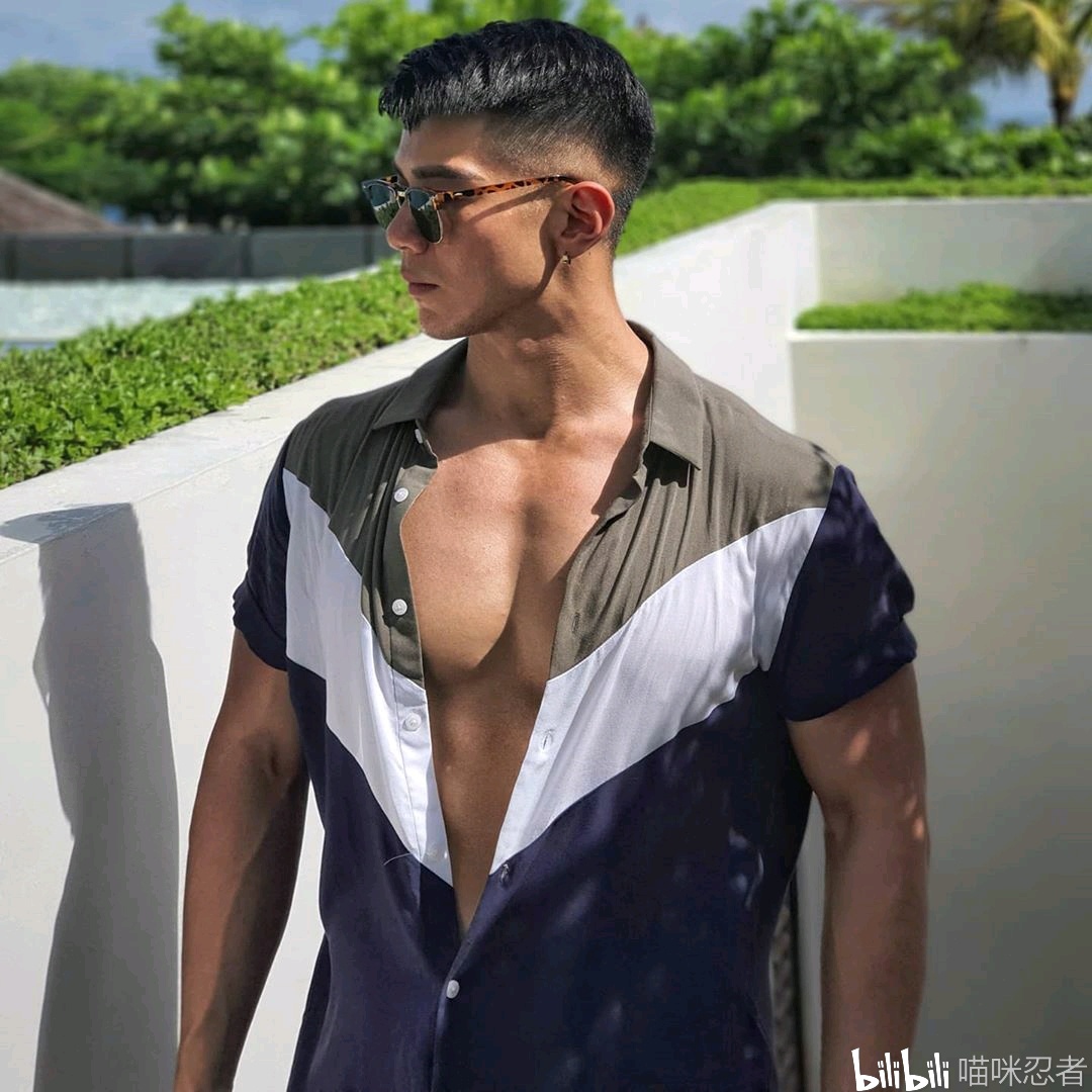 这肌肉、这颜值，太让人可以了！私人肌肉健身教练“陈伟强”frandytan - 哔哩哔哩