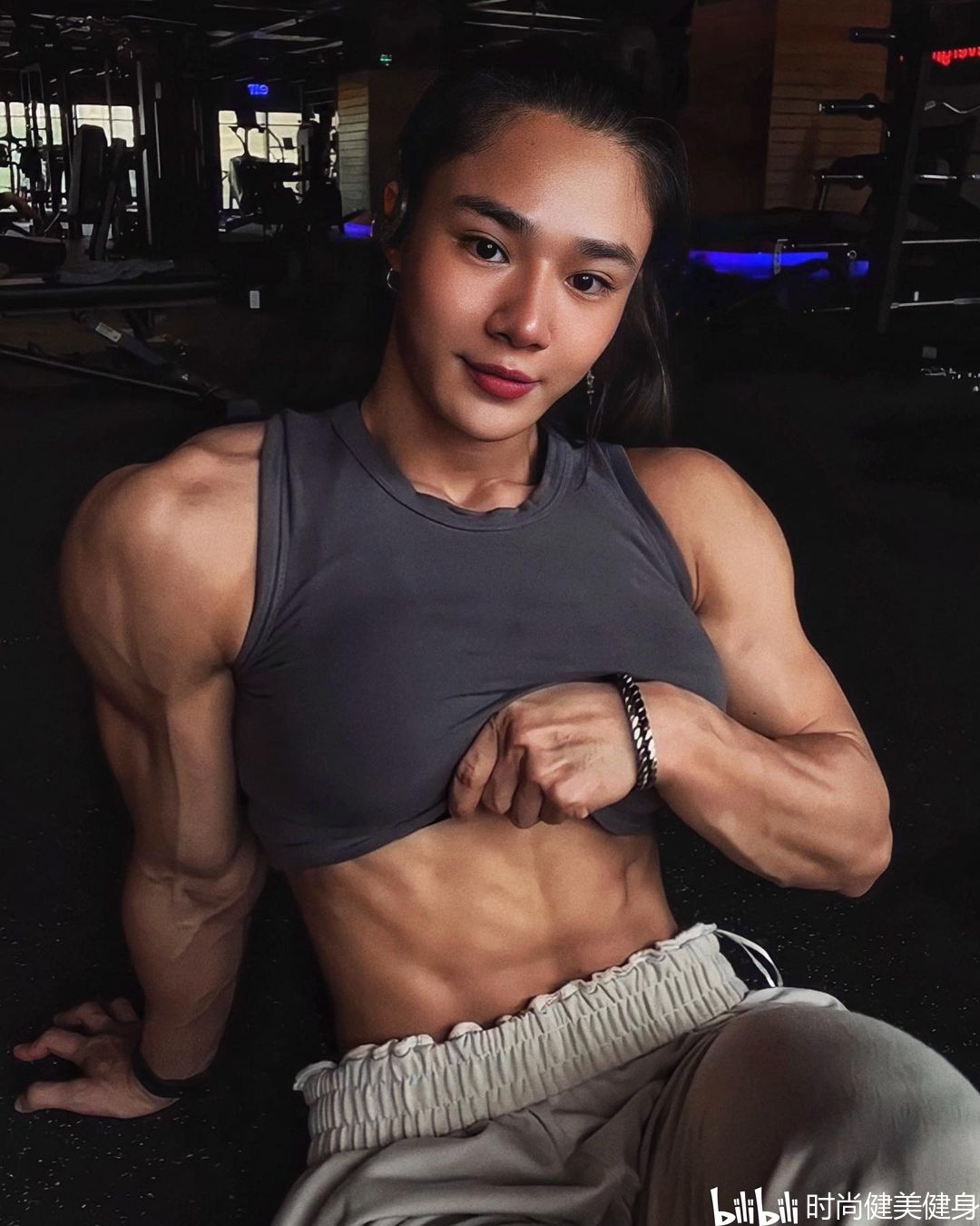 泰国的IFBB Figure Pro！身高170的肌肉辣妹--Panjapa Chumyam - 哔哩哔哩