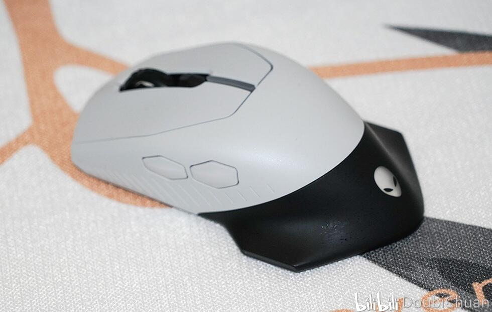 玩票还是玩真的？350小时持久续航 Alienware AW610M无线鼠标 - 哔哩哔哩