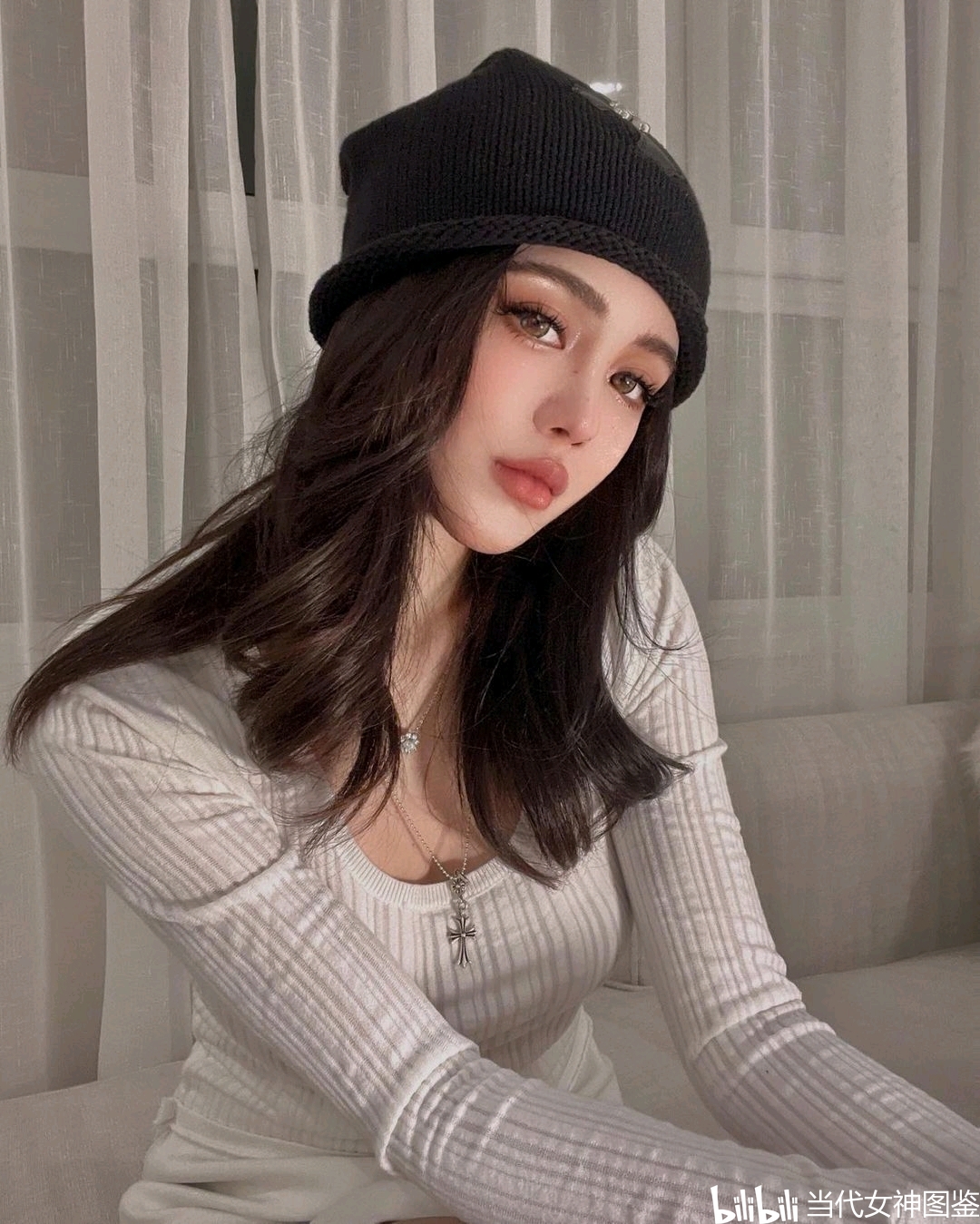 [ins美女]身材性感的大长腿女神模特写真 - 哔哩哔哩