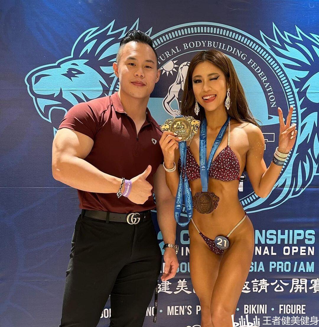 一眼惊艳的筋肉美人！中国香港的比基尼美女---Choco Lee - 哔哩哔哩