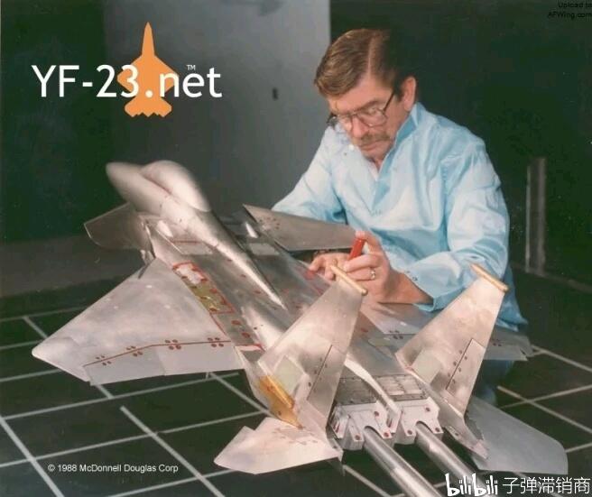 NASA竟然也有战斗机！探密F15 S/MTD与F15 ACTIVE矢量验证机 - 哔哩哔哩