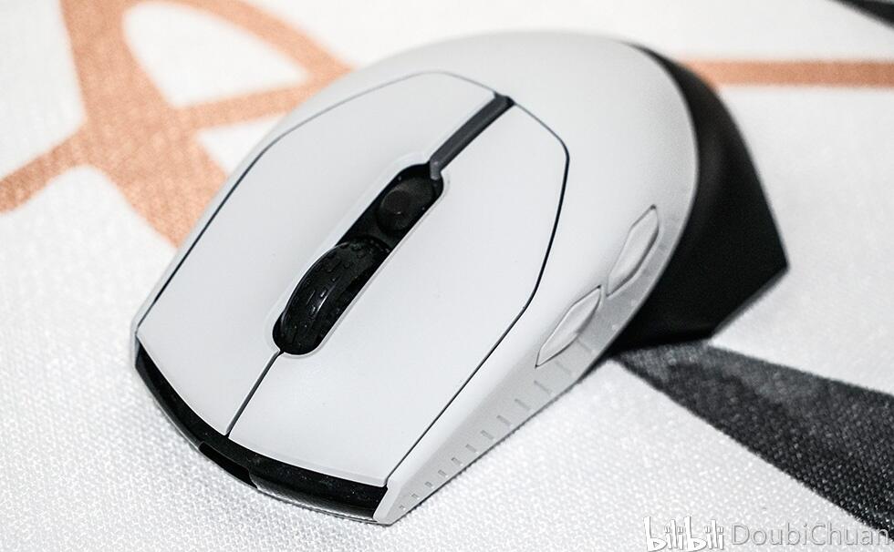 玩票还是玩真的？350小时持久续航 Alienware AW610M无线鼠标 - 哔哩哔哩