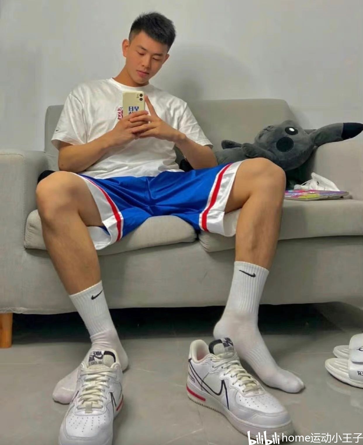 爱自拍的白袜体育生你们喜欢这种类型的男孩子吗 哔哩哔哩