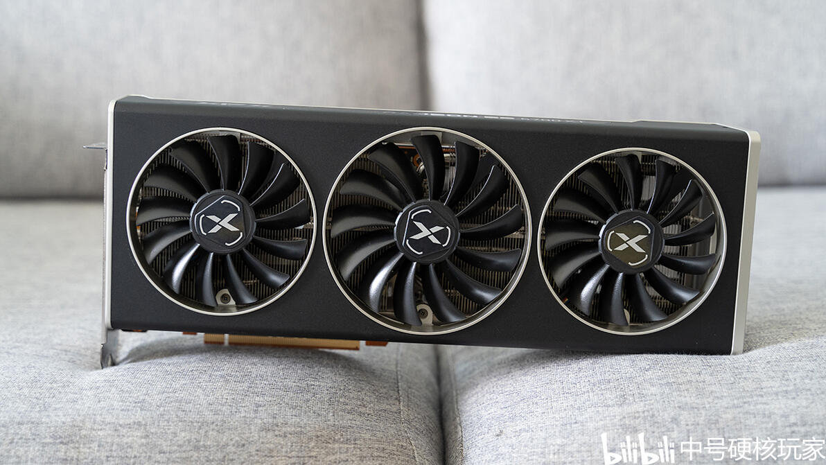 超频无限逼近2800Mhz！XFX讯景RX 6700 XT海外版OC大战RTX 3070 - 哔哩哔哩