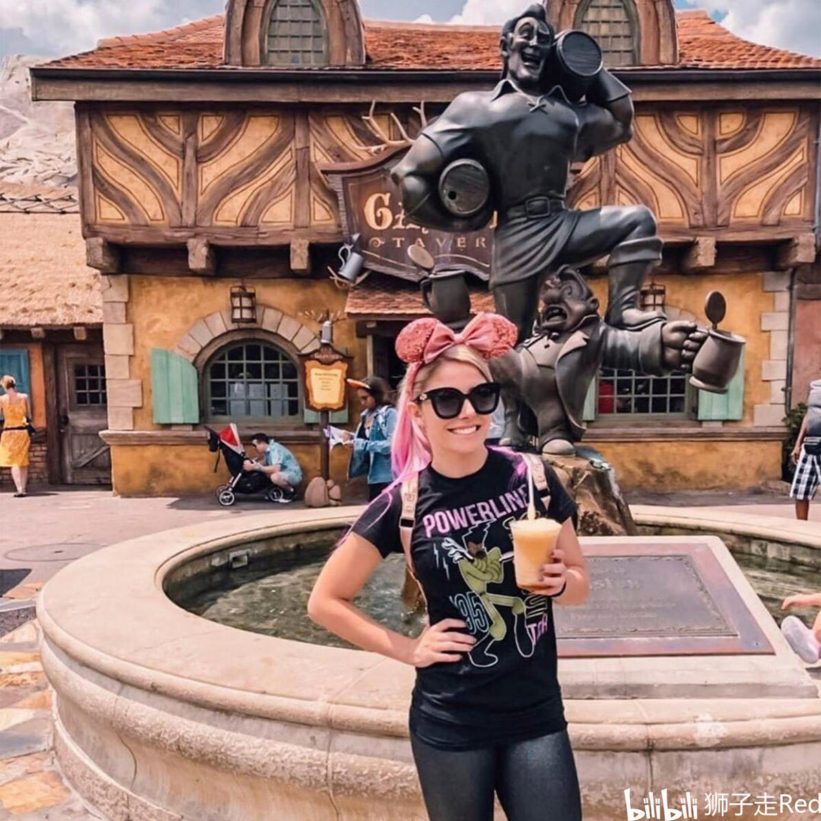 WWE小魔女Alexa Bliss阿莱萨布里斯人物介绍及精选照片集 - 哔哩哔哩