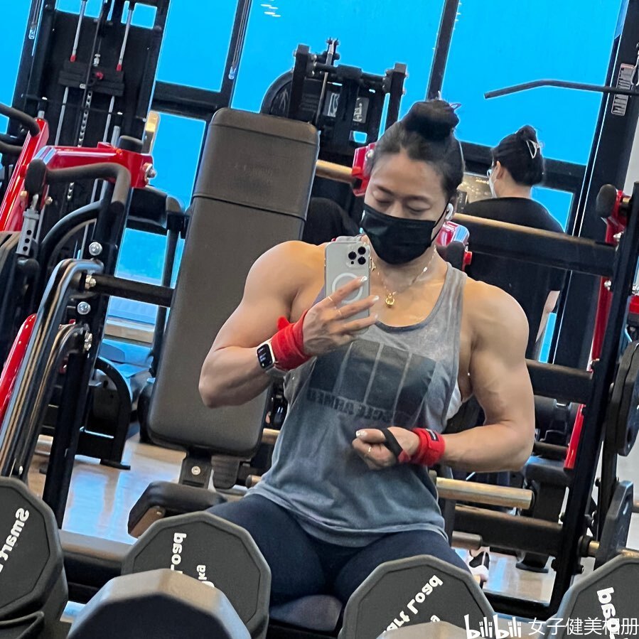 高大壮的亚洲肌肉女！IFBB Figure Pro来自思密达的Her Eun - 哔哩哔哩