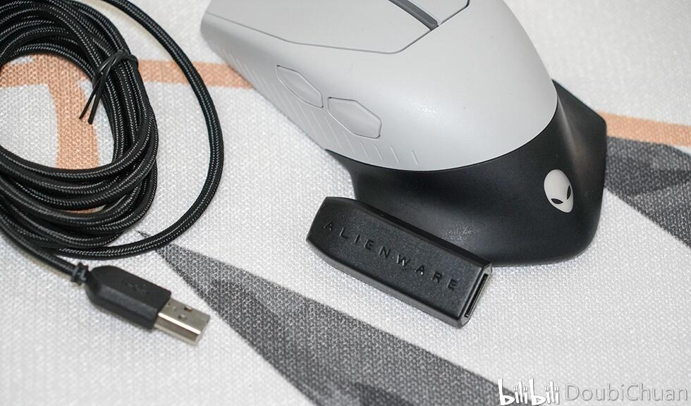 玩票还是玩真的？350小时持久续航 Alienware AW610M无线鼠标 - 哔哩哔哩