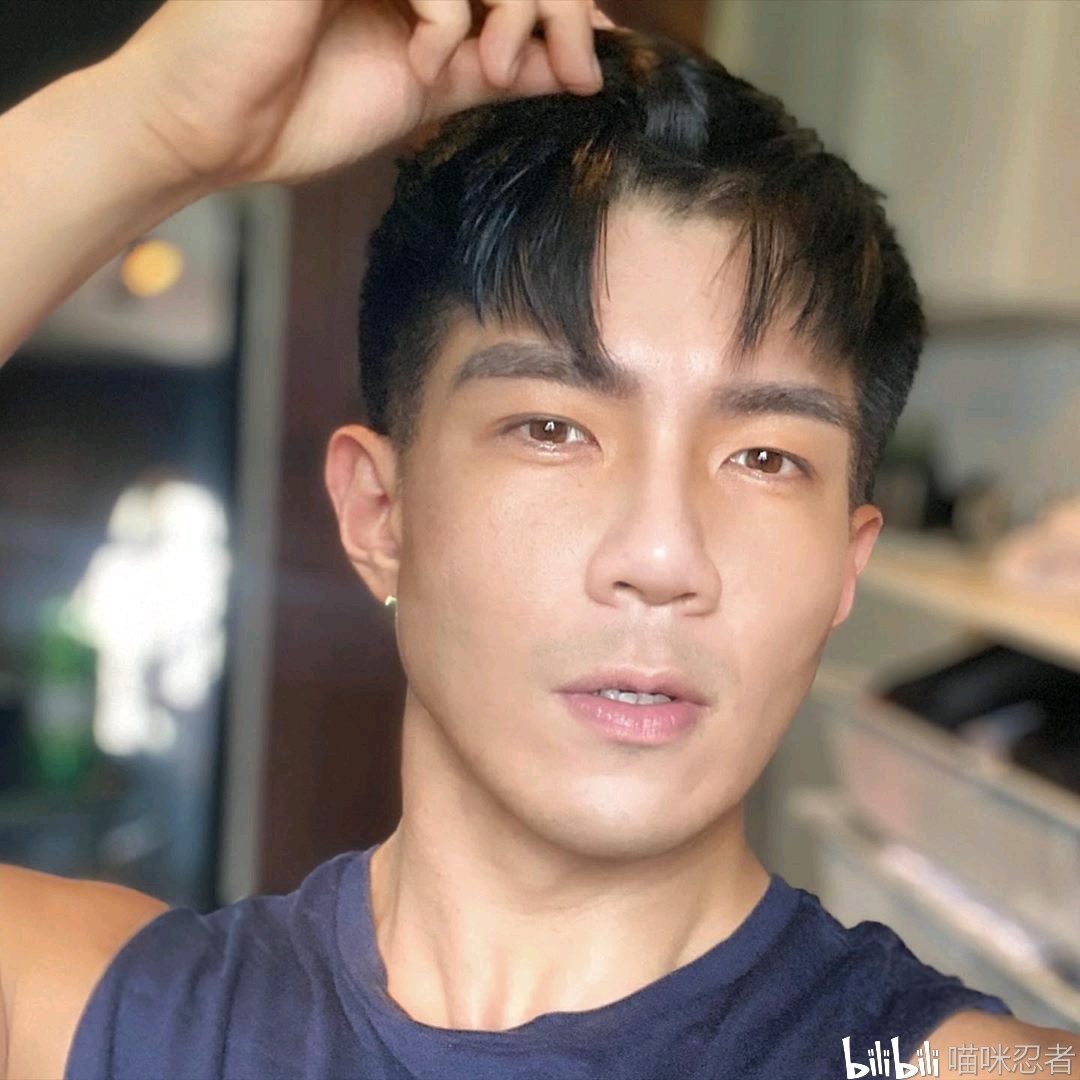 这肌肉、这颜值，太让人可以了！私人肌肉健身教练“陈伟强”frandytan - 哔哩哔哩