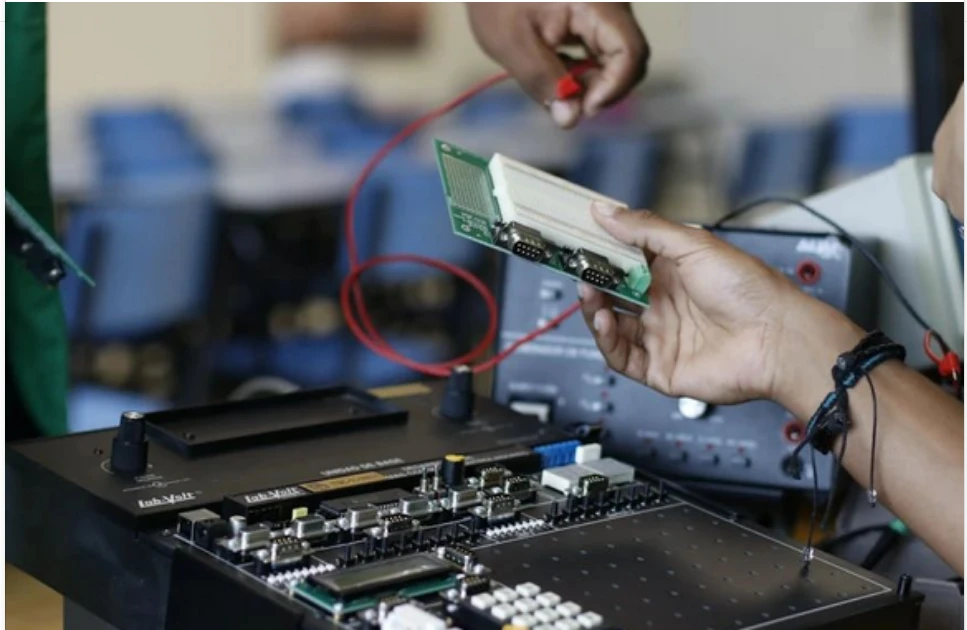 欠压锁定（UVLO）保护及其工作原理 - 哔哩哔哩