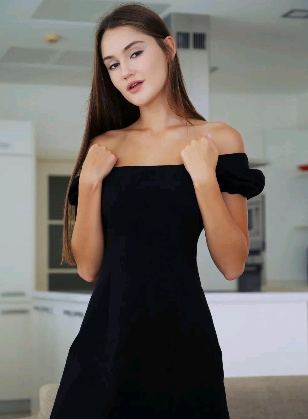 欧美女神系列：Sonya Blaze 个高腿长颜值佳的俄罗斯美女 - 哔哩哔哩