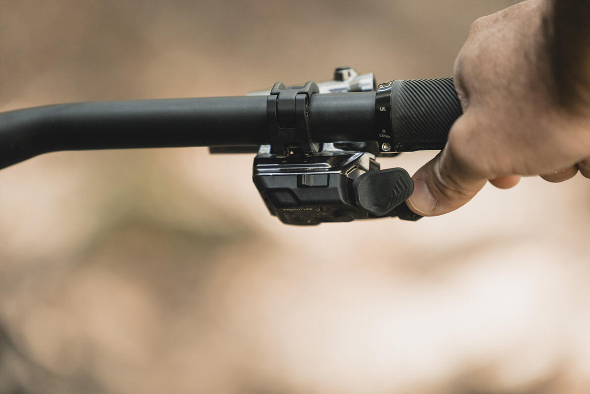 禧玛诺 XTR M9200 Di2 无线电子变速外媒测评 - 哔哩哔哩