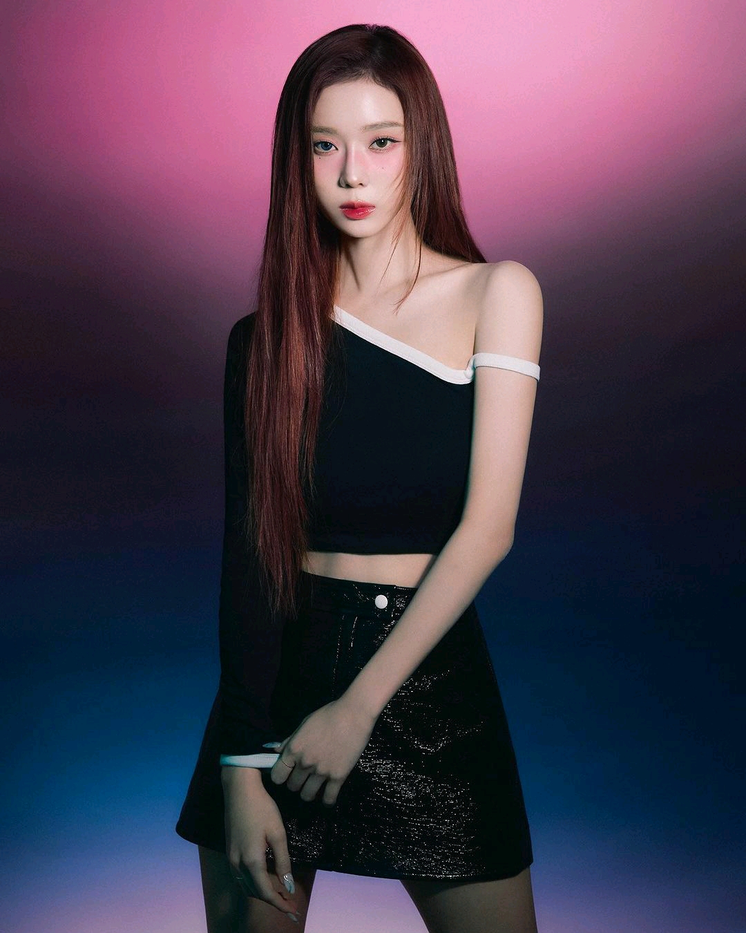 【金冬天】ins更新照片 espoir宣传照长腿冬冬（可保存） - 哔哩哔哩