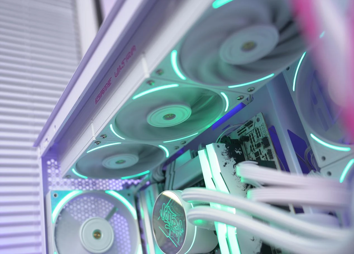 七彩虹iGame Ultra全家桶装机：热乎Ultra RTX 5060 Ti显卡首测 - 哔哩哔哩