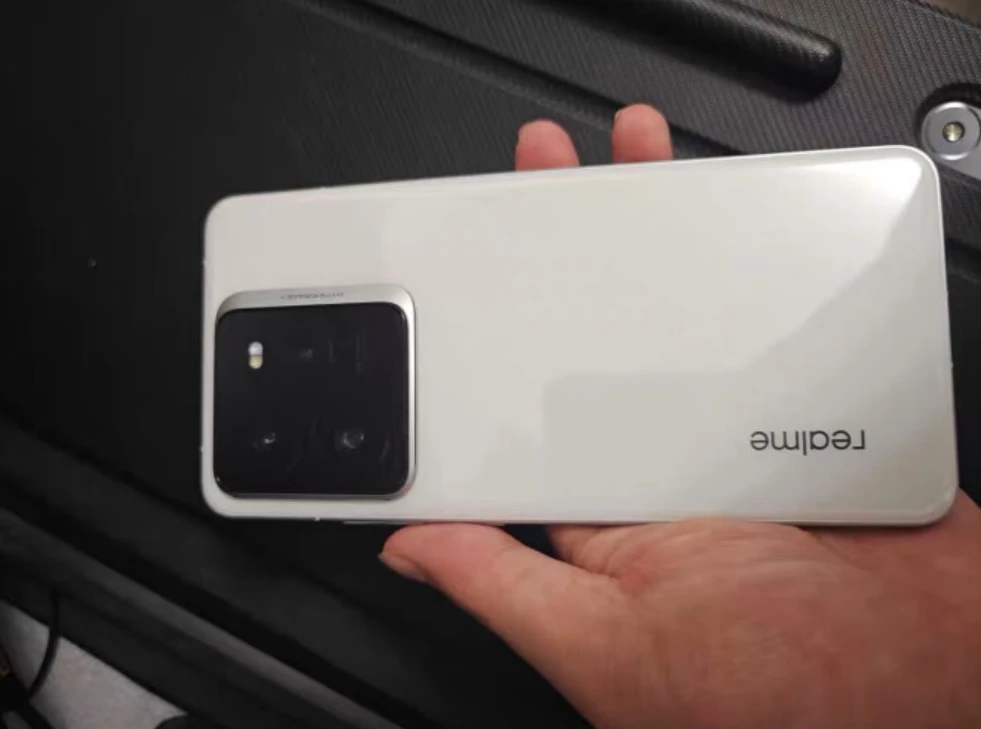 红米k80pro和真我gt7pro各方面哪个更好分别相差多少？哪个更值得买？ - 哔哩哔哩