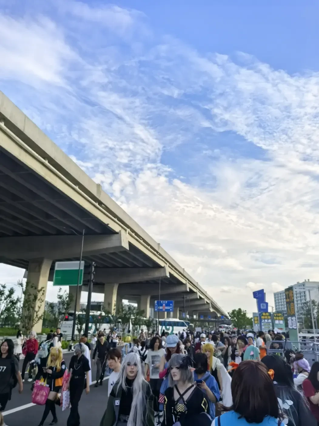 通宵排队、地铁瘫痪、酒店爆满！12000摊位的CP31如何让杭州 “次元裂变”？ - 哔哩哔哩