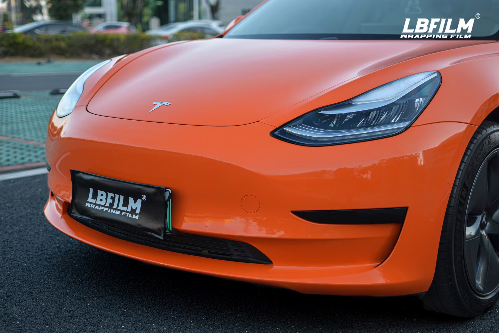 特斯拉model3-LB改色膜高亮橙，犀利的车身融入活力 - 哔哩哔哩