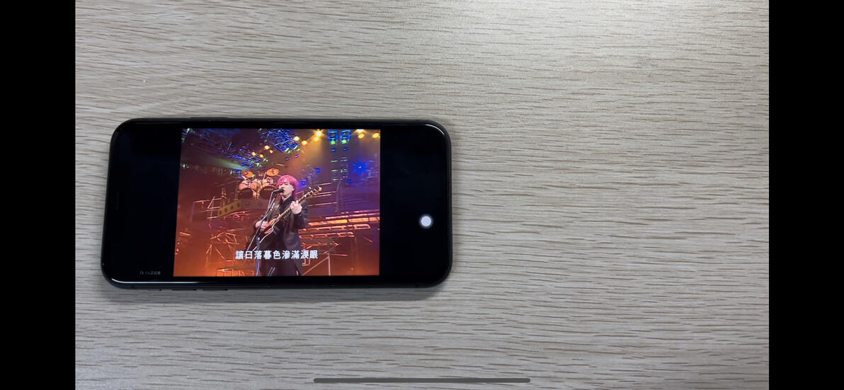 iPhone11+8Plus+SE2大对比：除了LCD，你们到底还有几分实力？ - 哔哩哔哩