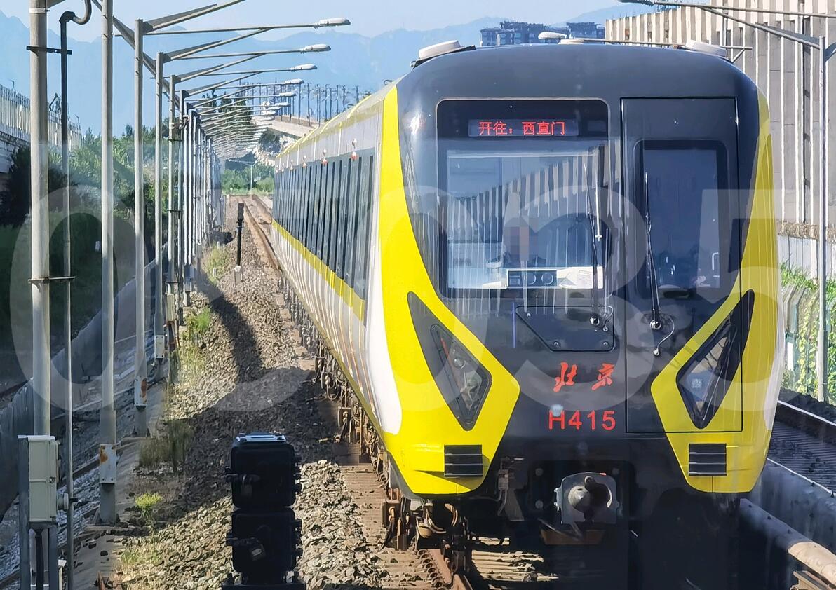 【北京地铁】13号线新车ZBM15型头图合集 - 哔哩哔哩
