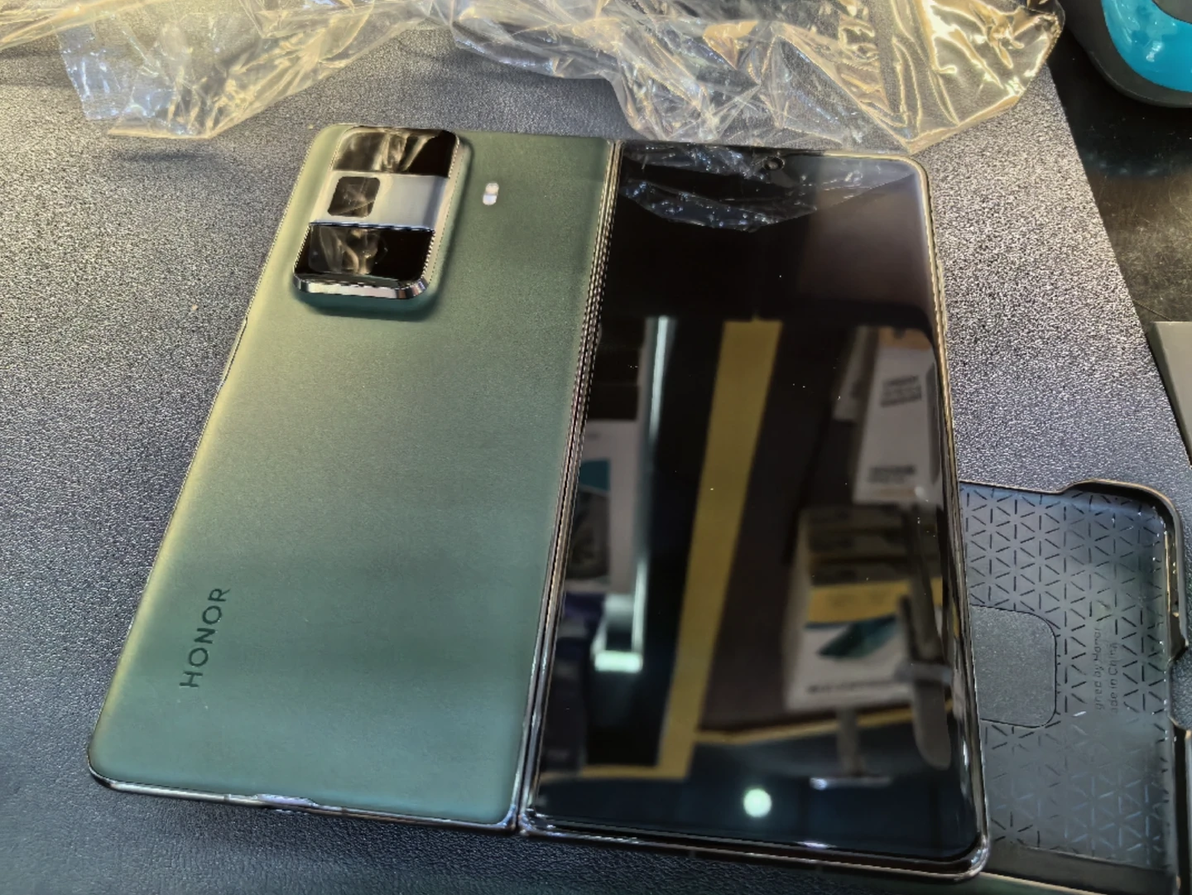 荣耀Magic Vs3（荣耀magicvs3）怎么样？体验三天优缺点测评 - 哔哩哔哩