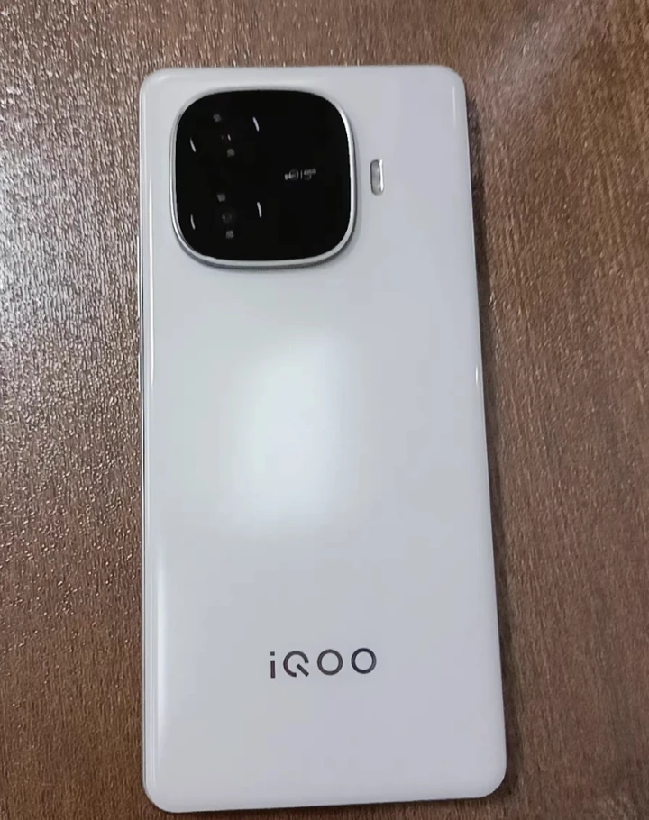 iQOO Z9 Turbo（iqooz9turbo）怎么样？体验9天优缺点测评 - 哔哩哔哩