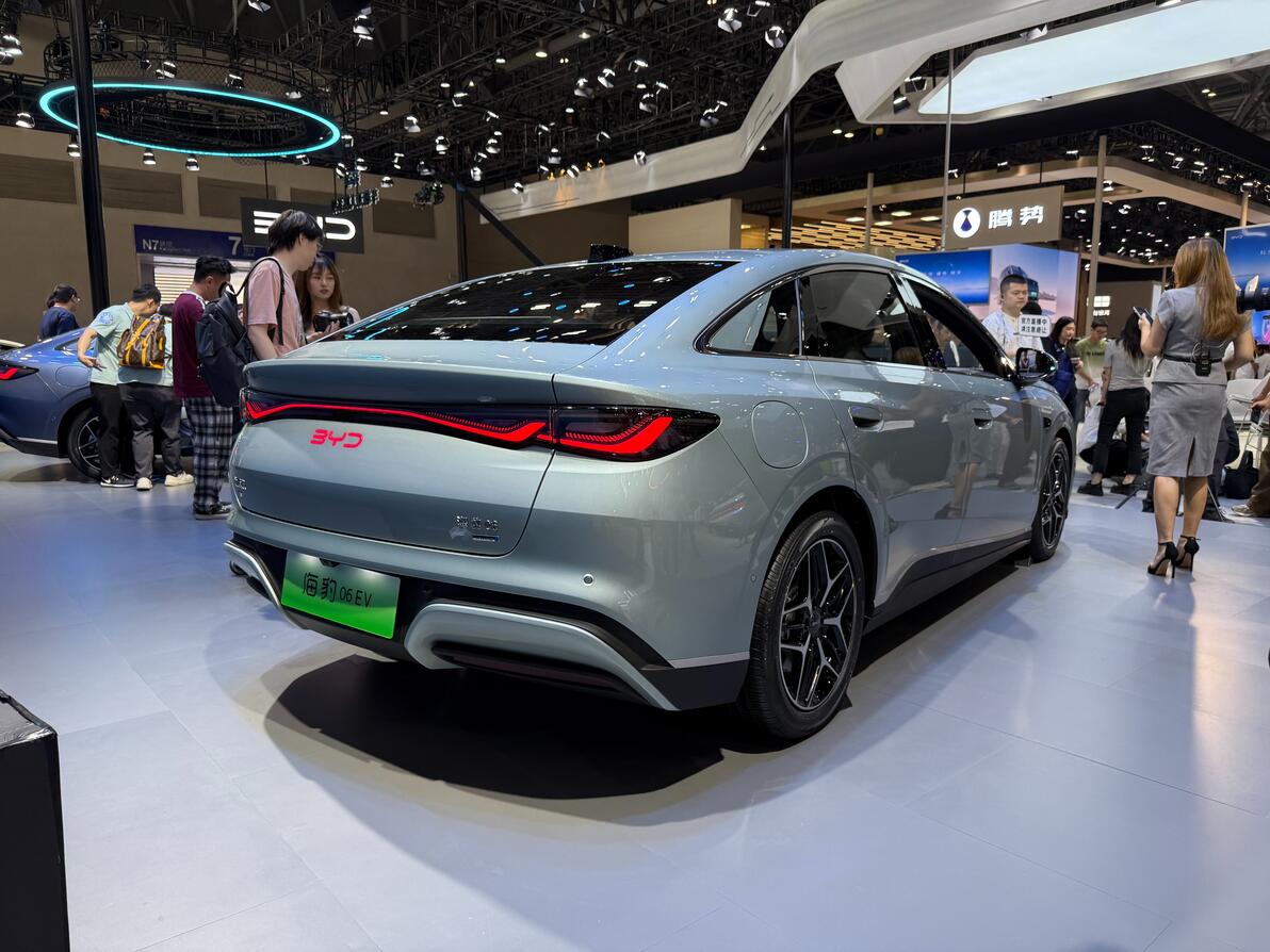 10.98万元起售，比亚迪海豹06EV正式上市 - 哔哩哔哩