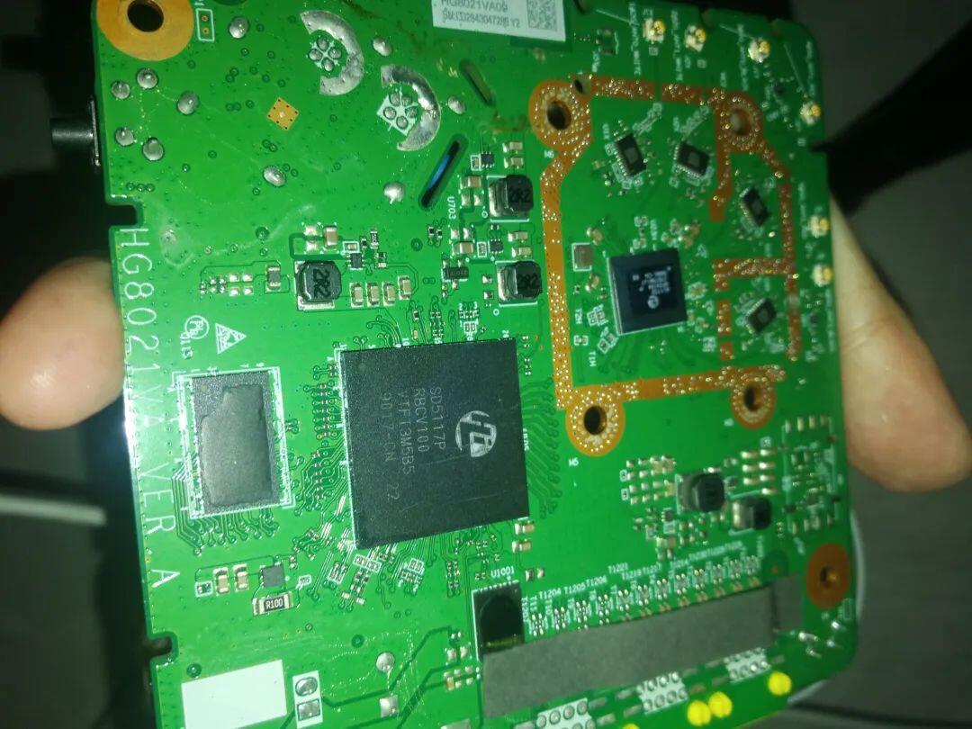 【图赏】华为在隐瞒些什么？万众（没人）期待的K662D拆解来了！【MizuiroBOX第2季】 - 哔哩哔哩