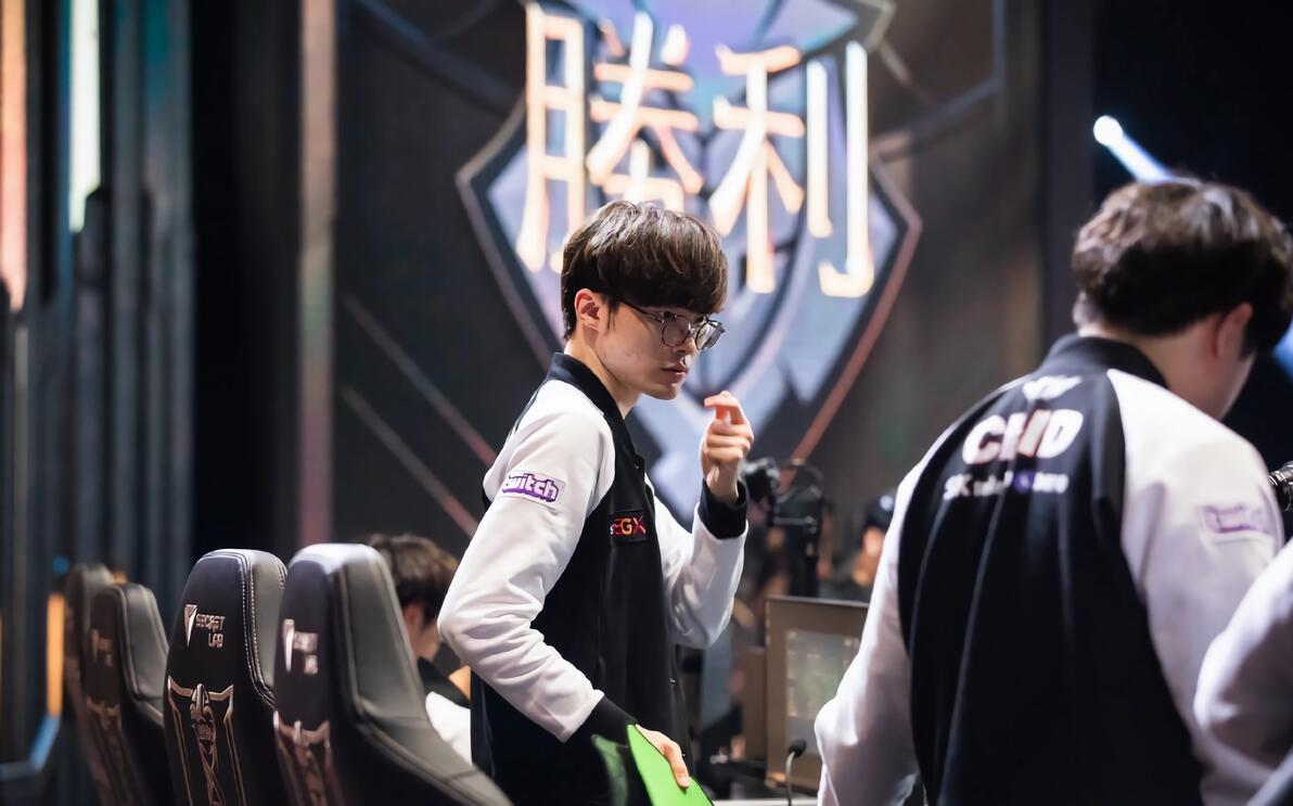 FAKER图片合集 - 哔哩哔哩