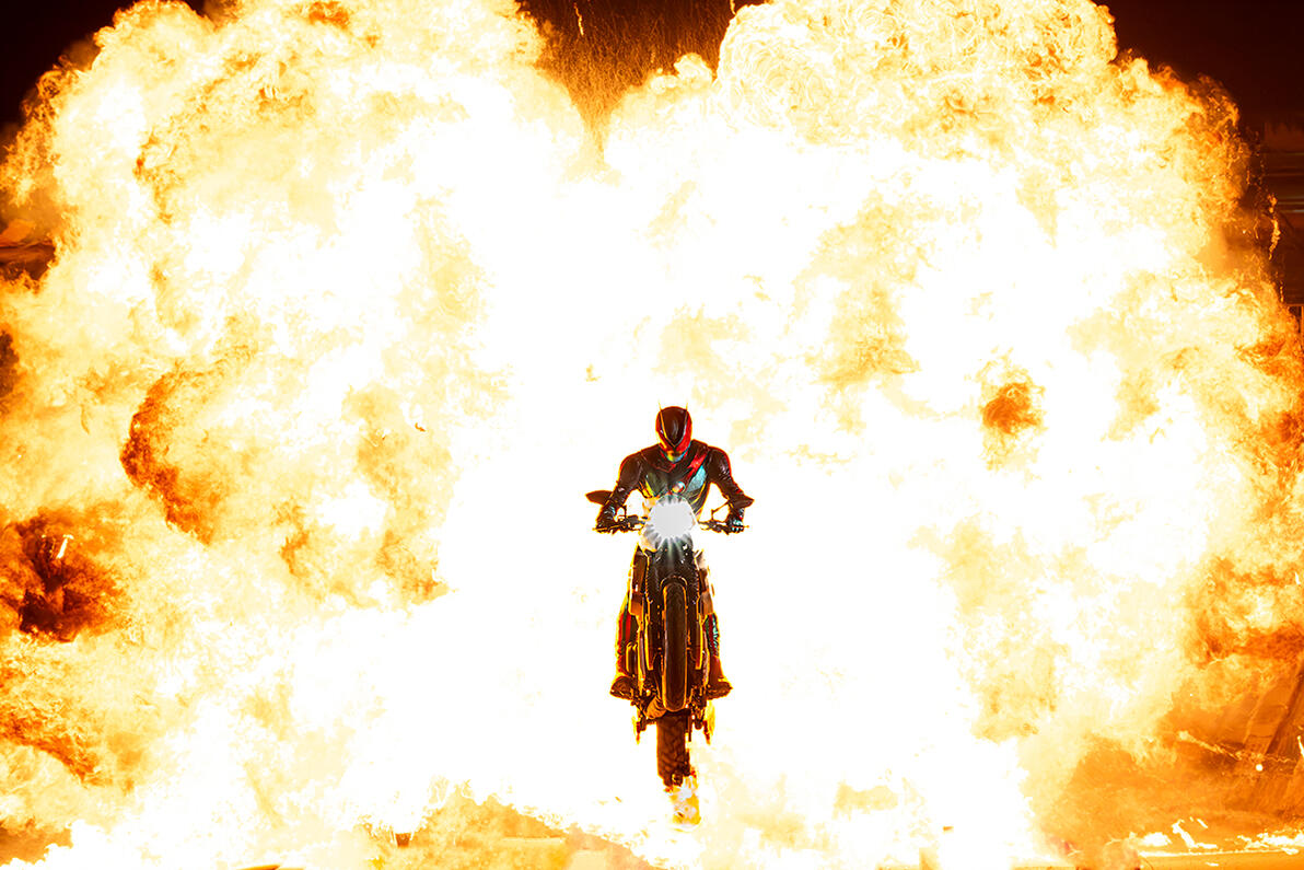 假面骑士ZZZ的通讯设备——Zeztz手机设定公开！配备支援特工任务的各种APP - 哔哩哔哩