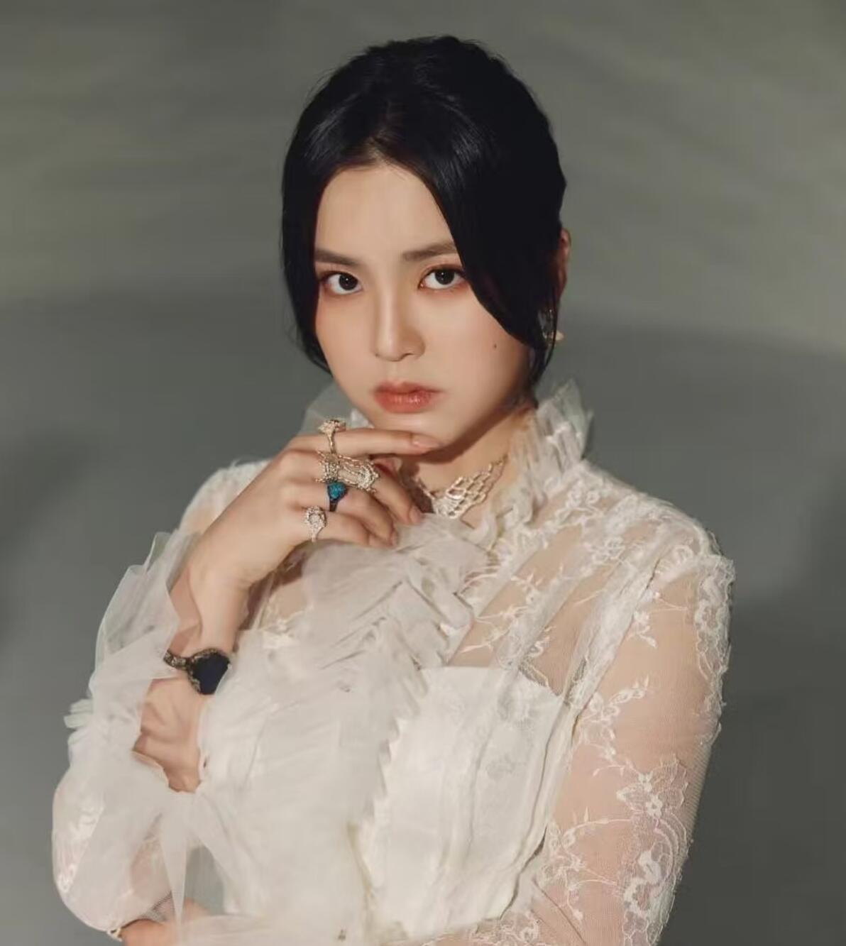 TVB、ViuTV一家亲？姚焯菲携MIRROR成员出演舞台剧，还有感情戏！ - 哔哩哔哩