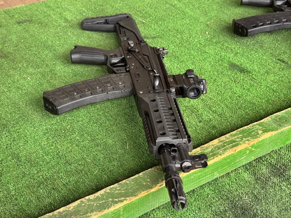 卡拉什尼科夫集团首次展示 AK-12K 和 AK-12SK两款步枪 - 哔哩哔哩