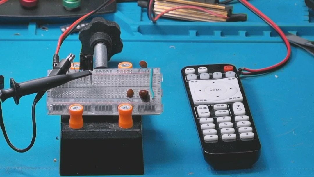 HS0038红外信号接收头 - 哔哩哔哩