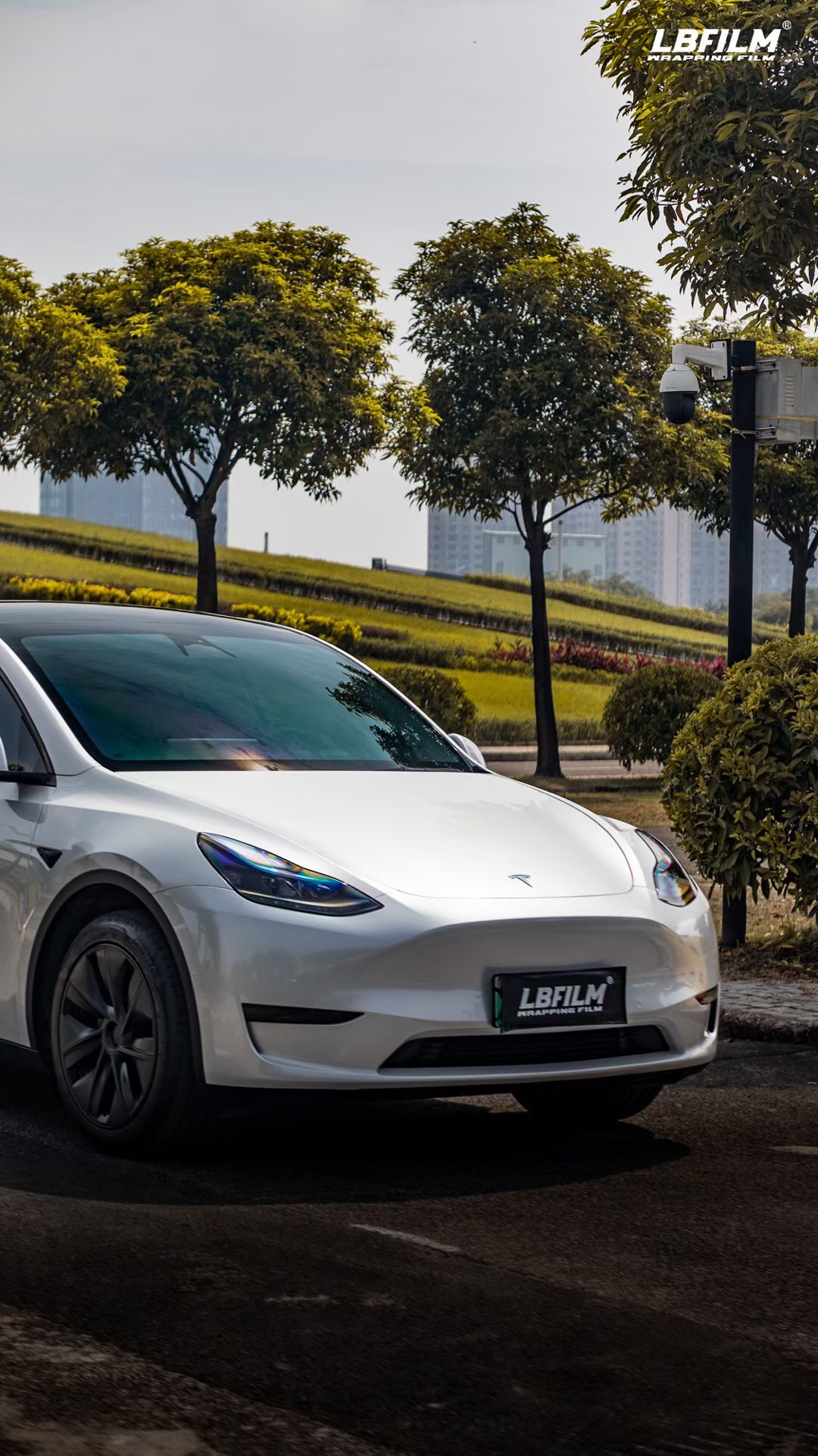 特斯拉modelY-LB改色膜液态金属慕斯白，带有金属流水质感的白色 - 哔哩哔哩