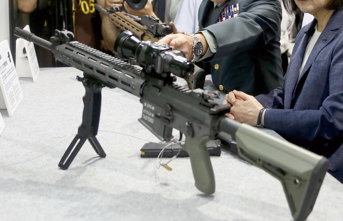 中国台湾T112式5.56公厘战斗步枪及其配件简介 - 哔哩哔哩