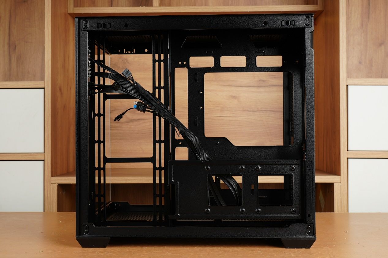 200元的售价，优秀做工，强大扩展，先马Q98海景房机箱评测 - 哔哩哔哩