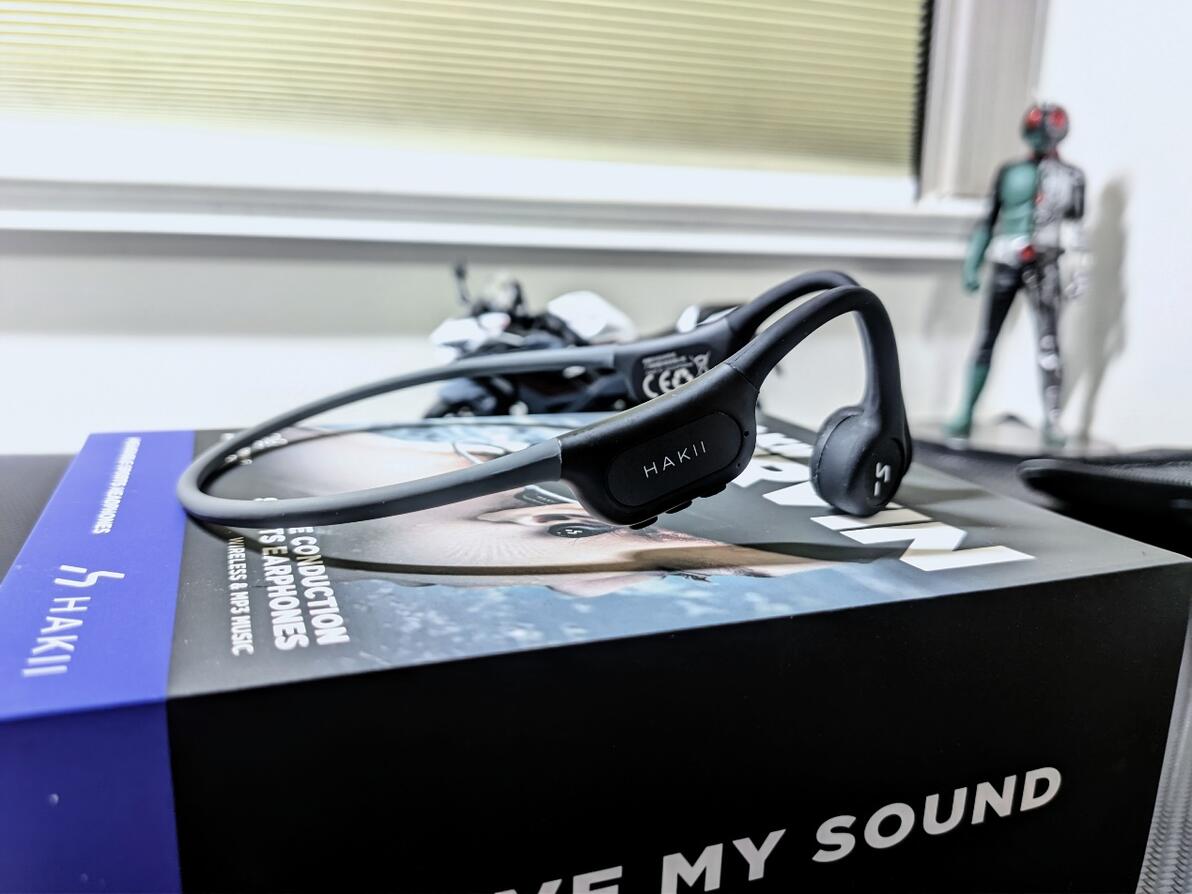 夏日激浪好拍档：HAKII SURVIN游泳耳机解锁夏日运动新体验 - 哔哩哔哩