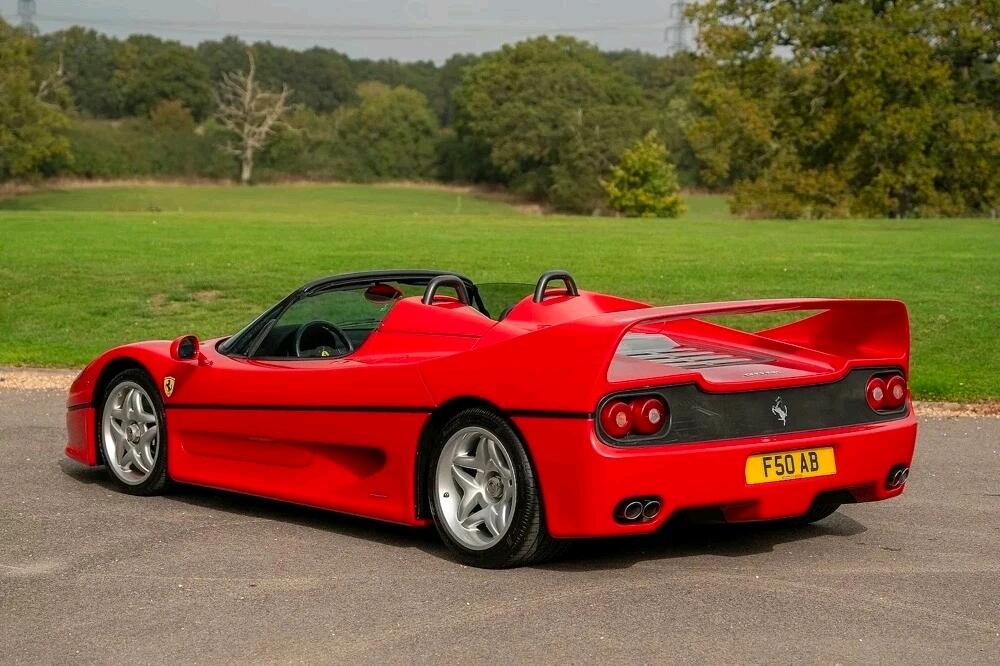 前辈后辈都是传奇，为何你却名声狼藉？——法拉利F50 - 哔哩哔哩