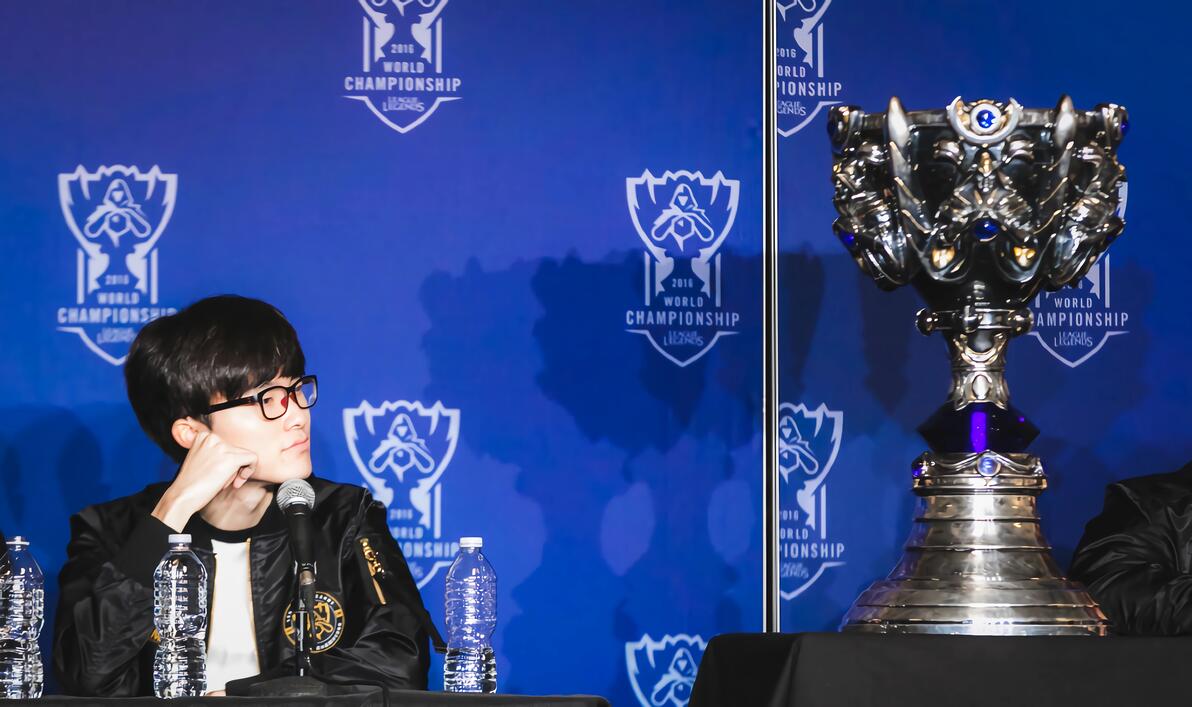 FAKER图片合集 - 哔哩哔哩