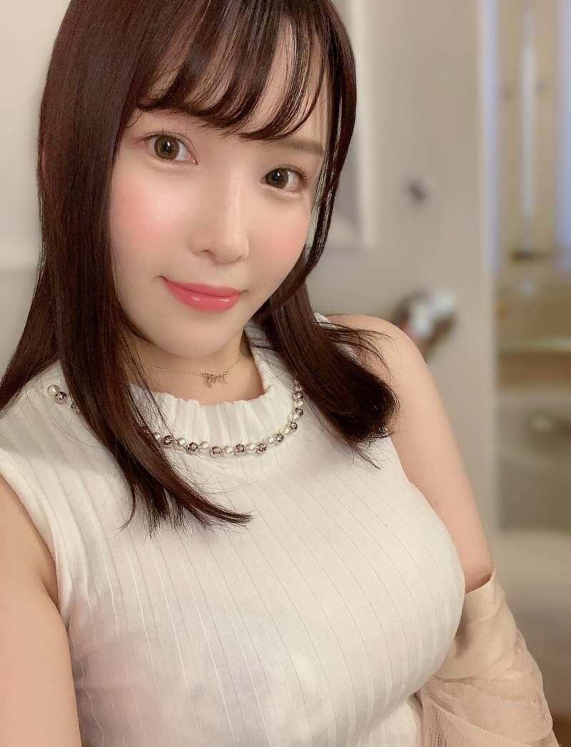 每天分享一个美女——美波汐里 Minami Shiori 哔哩哔哩