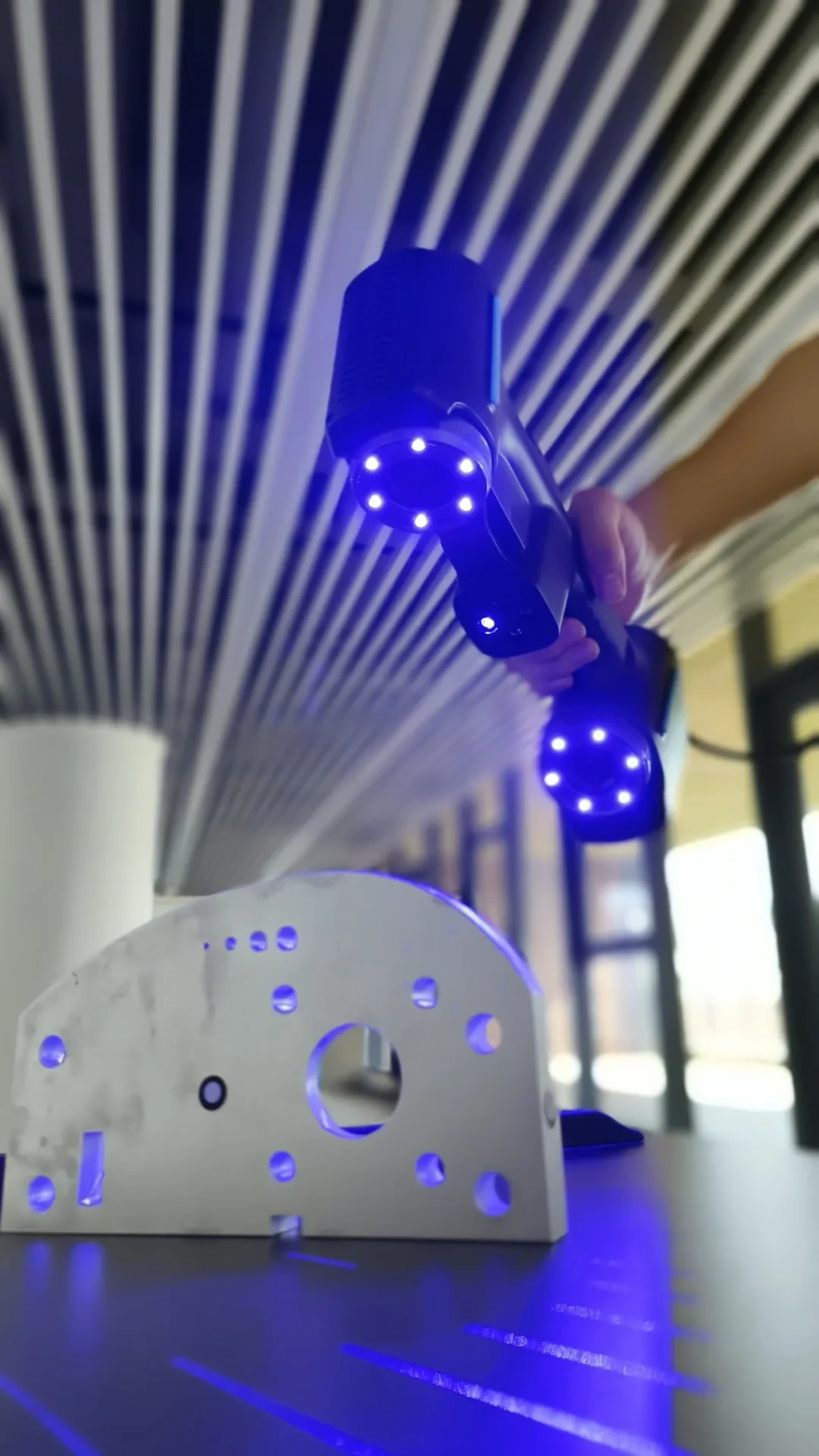 AlphaScan焕新升级，幅面扩大40%，大件扫描提速15% - 哔哩哔哩